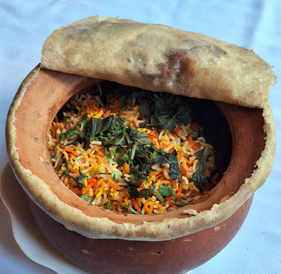 Frozen Hyderabadi Chicken Biryani - Basmati Rice and Chicken cooked ...